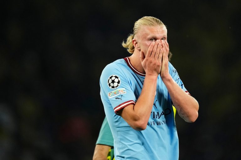 The 10 Strongest Football Players in the World - Ranked - Lentedesportiva