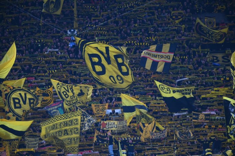 Las 20 mayores aficiones del fútbol del mundo: clasificadas por IA ...