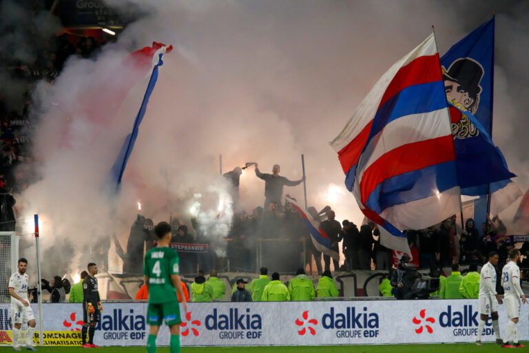 Las 20 mayores aficiones del fútbol del mundo: clasificadas por IA ...