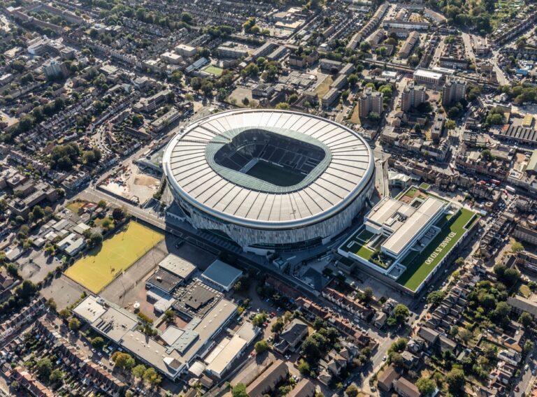 Los 20 estadios de fútbol más grandes de Gran Bretaña – ranking ...