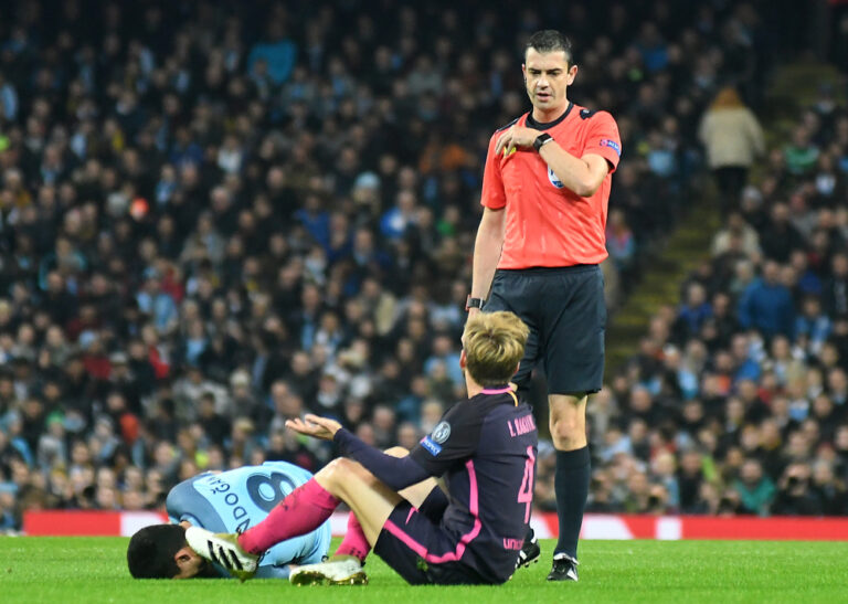 The 15 Greatest Football Referees of All Time - Ranked - Lentedesportiva