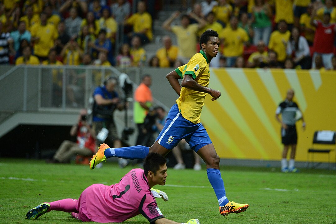 11 Forgotten Footballers Who Are Still Playing in 2025 - Lentedesportiva