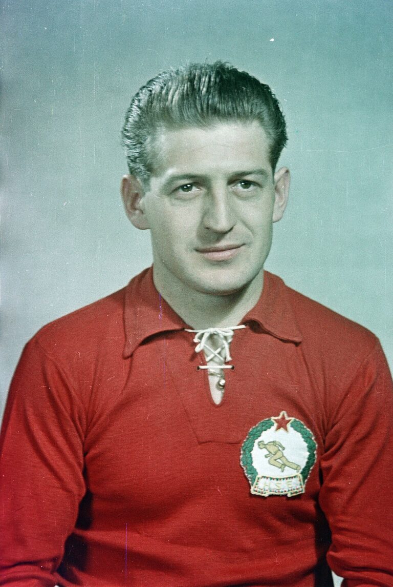 The 25 Greatest Left-Wingers in Football History - Ranked - Lentedesportiva