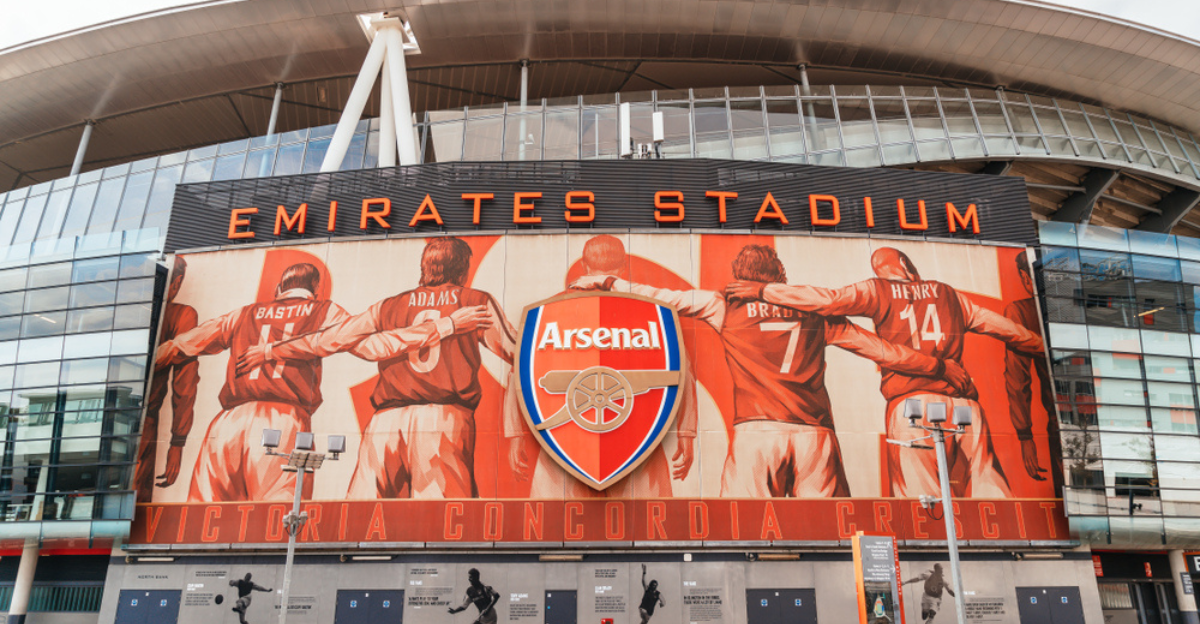 O Arsenal convida outro jogador sem contrato para treinar antes do ...