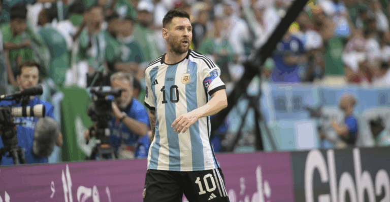 A record sixth World Cup: Messi, Ronaldo, and Ochoa make history ...