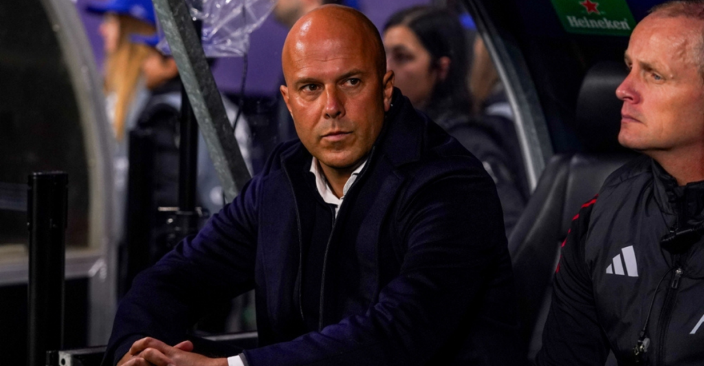Liverpool in Crisis? Slot under fire as ‘elite’ coach eyes Anfield move ...