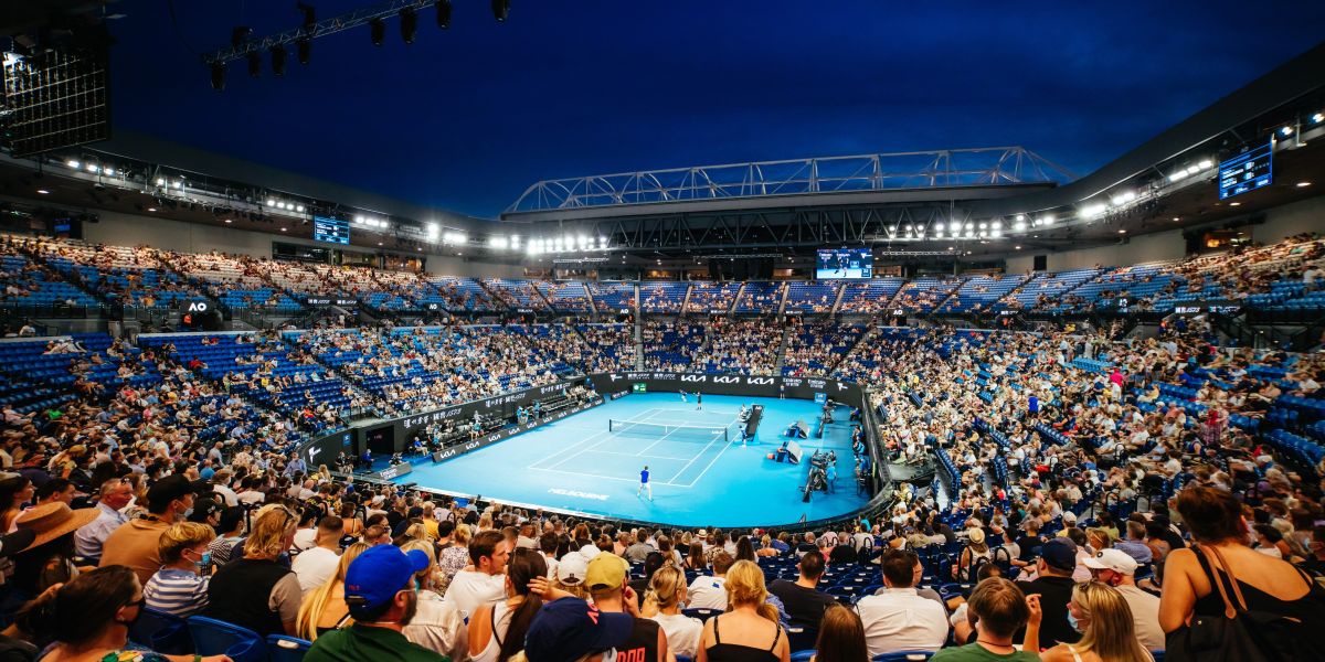 Tennis, Australia Open: $6 water and $25 burgers leave fans fuming ...